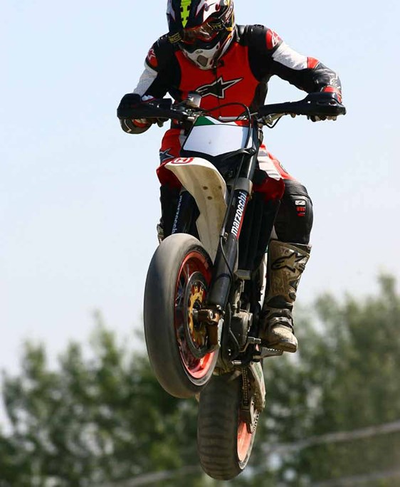 HUSQVARNA SMR450 (2004-on) Review | Speed, Specs & Prices