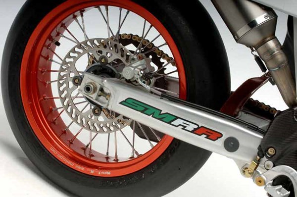 HUSQVARNA SMR450 (2004-on) Review | Speed, Specs & Prices