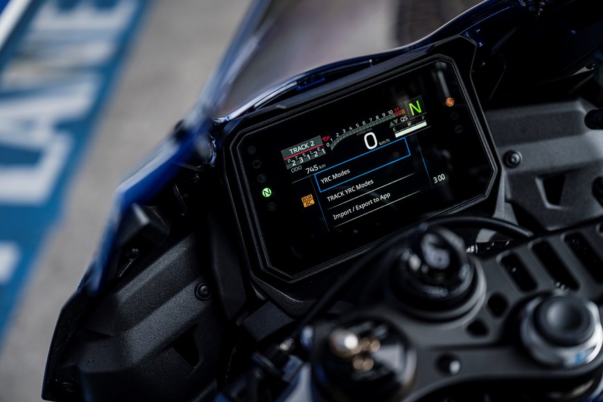 2025-on Yamaha R9 review: real world YZF supersport kicks!