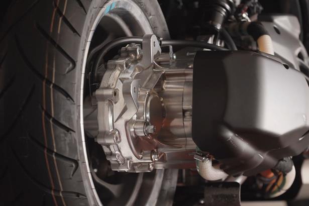 Yamaha’s prototype hybrid motorcycle has three motors!