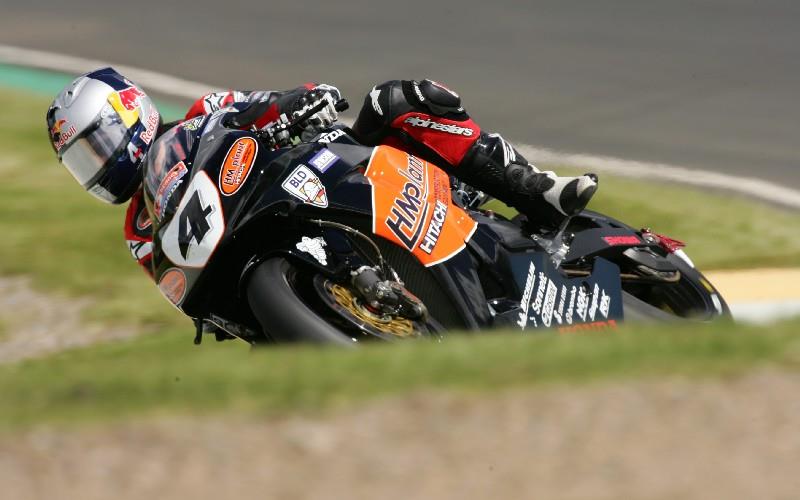 Knockhill British Superbikes: Jonathan Rea secures pole after rain ...