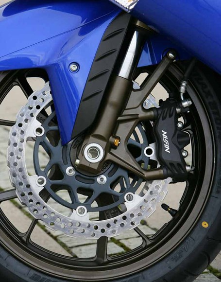 KAWASAKI ZZR1400 (2006-2012) Review | Specs & Prices