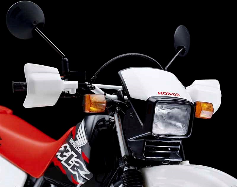 HONDA XLR125 (1997-2002) Review | Speed, Specs & Prices