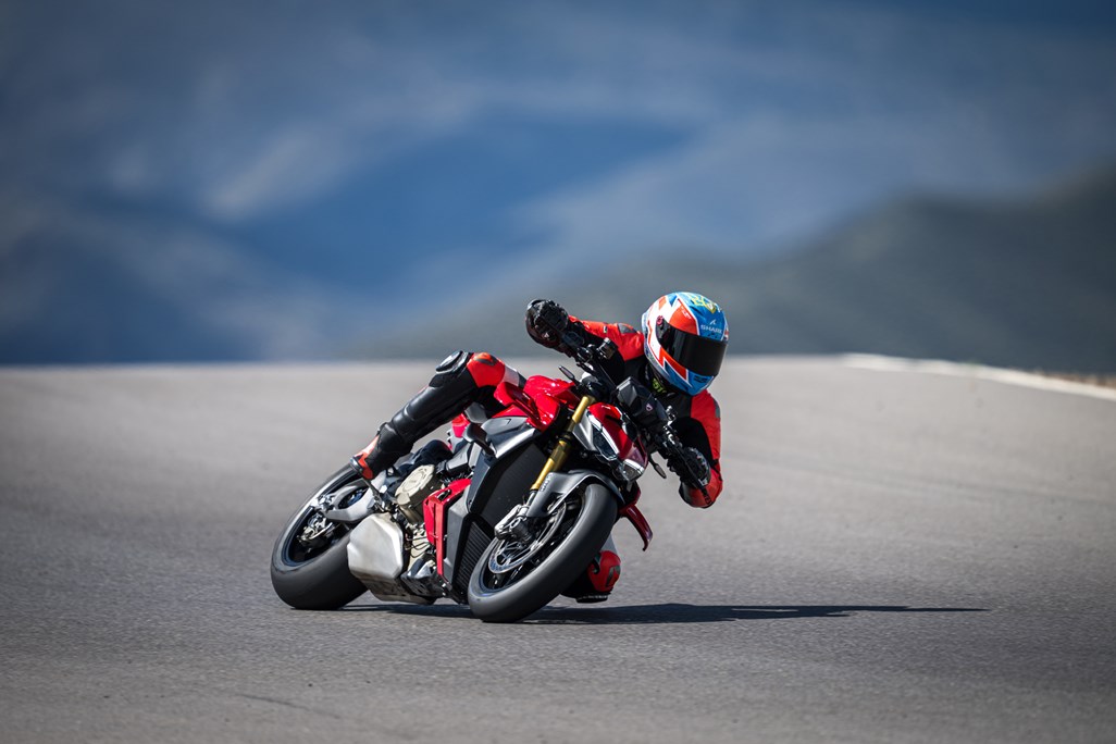 2025-on Ducati Streetfighter V4S review: Bare aggression!