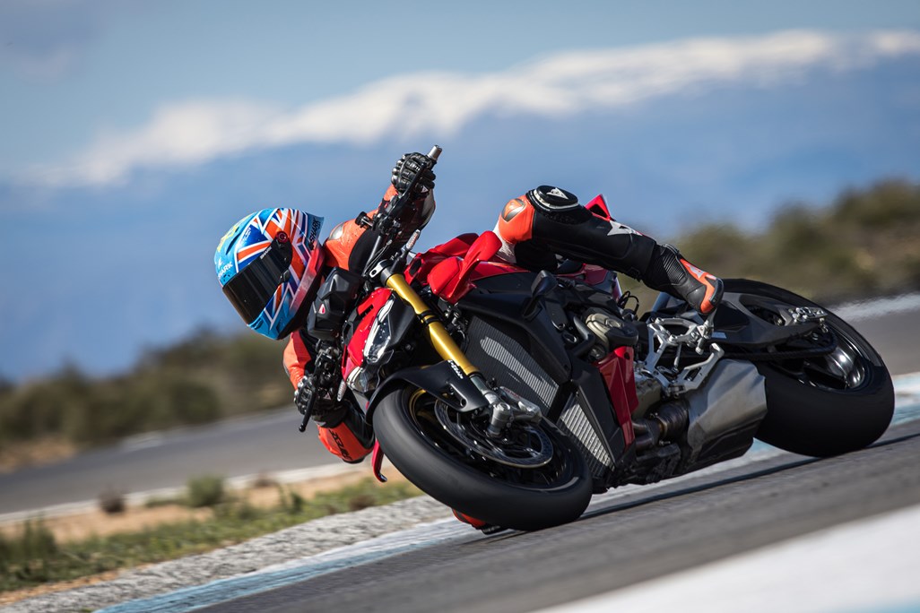 2025-on Ducati Streetfighter V4S review: Bare aggression!