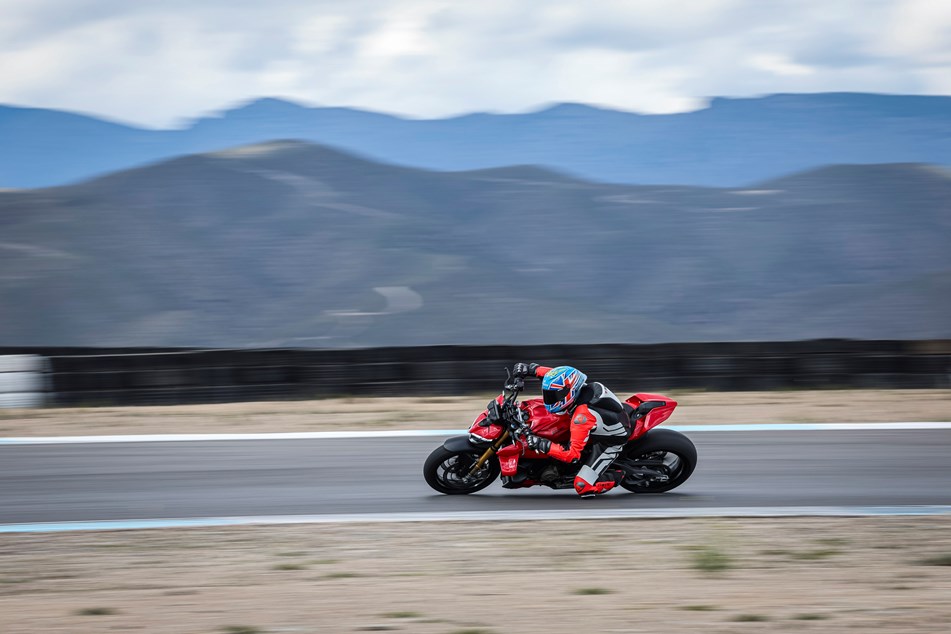 2025-on Ducati Streetfighter V4S review: Bare aggression!