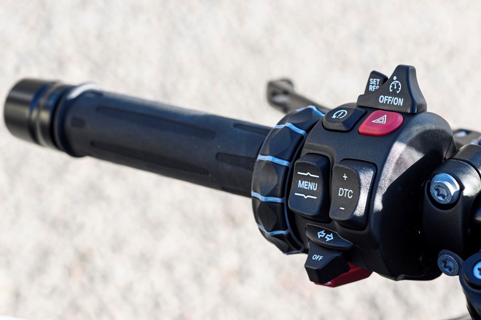 2025 BMW S1000RR long-term test - first impressions