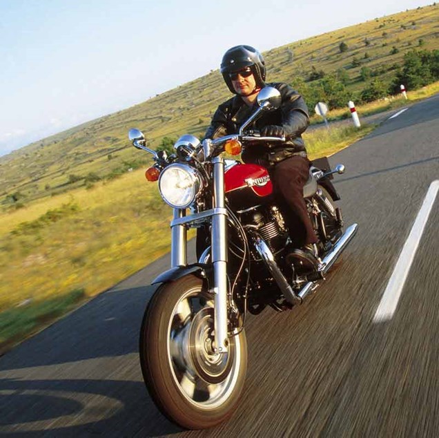 TRIUMPH SPEEDMASTER (2002-2011) Review, Specs & Prices