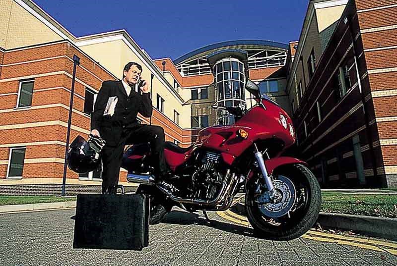 TRIUMPH SPRINT EXECUTIVE (1997-1998) Motorcycle Review