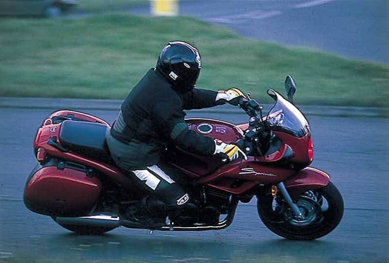 TRIUMPH SPRINT EXECUTIVE (1997-1998) Motorcycle Review