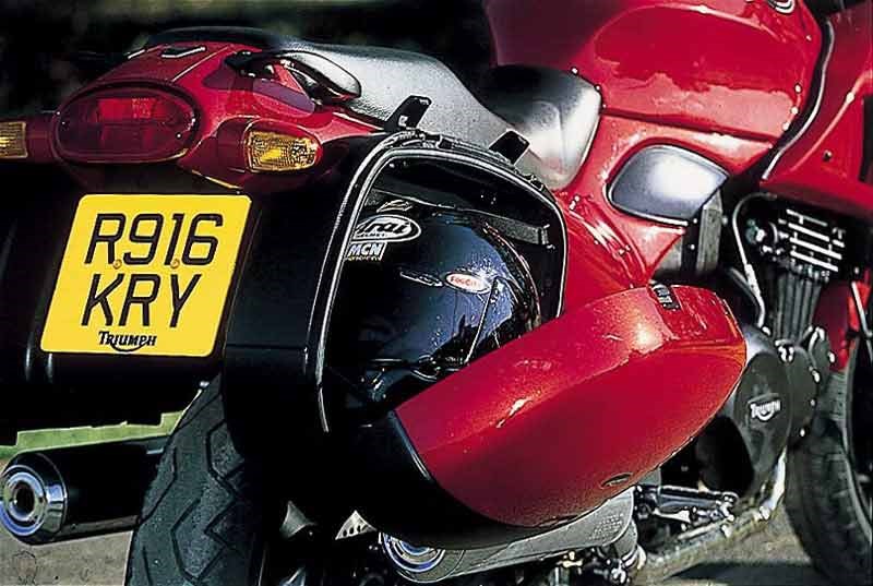 TRIUMPH SPRINT EXECUTIVE (1997-1998) Motorcycle Review