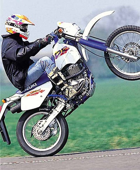 SUZUKI DR350 (1992-1999) Review | Speed, Specs & Prices