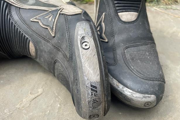 The Dainese Axial D1 boots almost get five stars from Carl