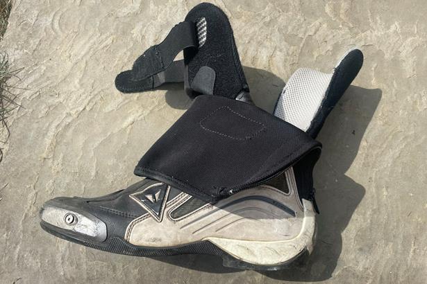 The Dainese Axial D1 boots almost get five stars from Carl