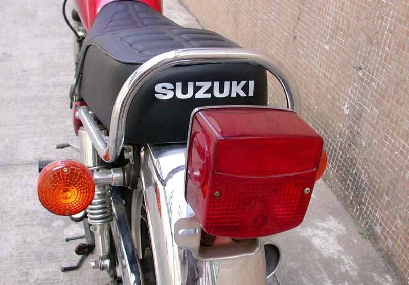 Suzuki GN125 (1994-2001) Review | Speed, Specs & Prices