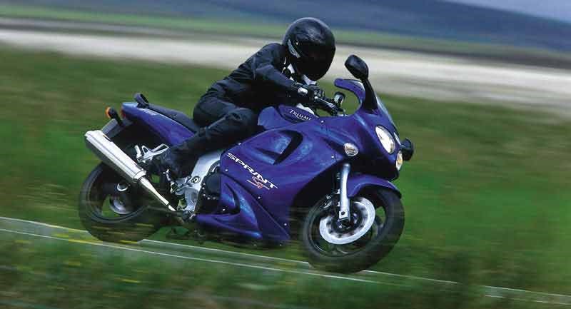TRIUMPH SPRINT ST (1998-2004) Review | Specs & Prices