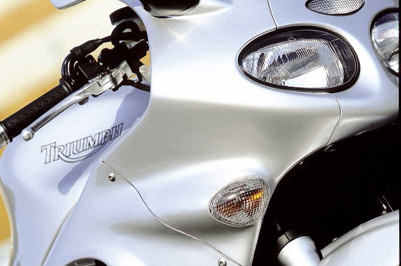 TRIUMPH SPRINT ST (1998-2004) Review | Specs & Prices