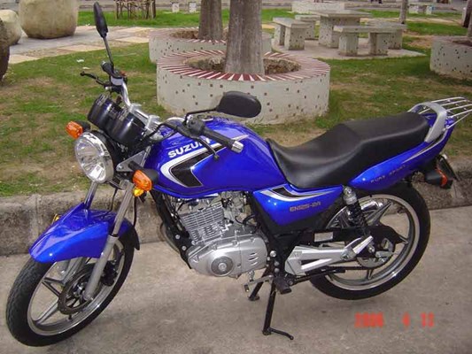 SUZUKI GS125 (1982-2000) Review | Speed, Specs & Prices