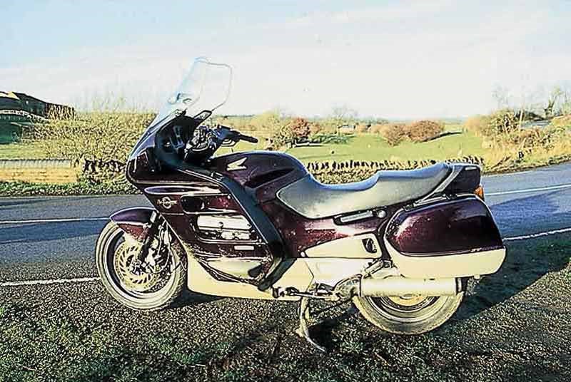 HONDA ST1100 PAN EUROPEAN (1989 - 2001) Review