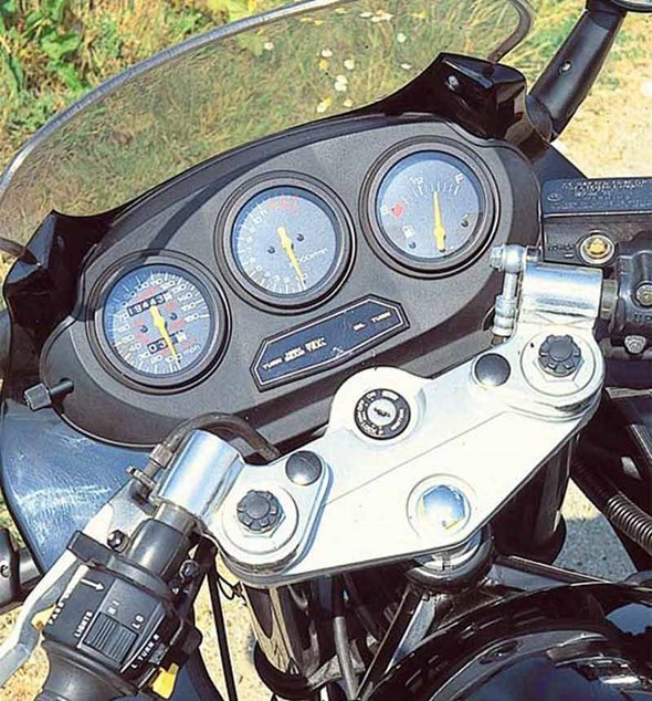 SUZUKI GSX600F (1996-2000) Review | Speed, Specs & Prices