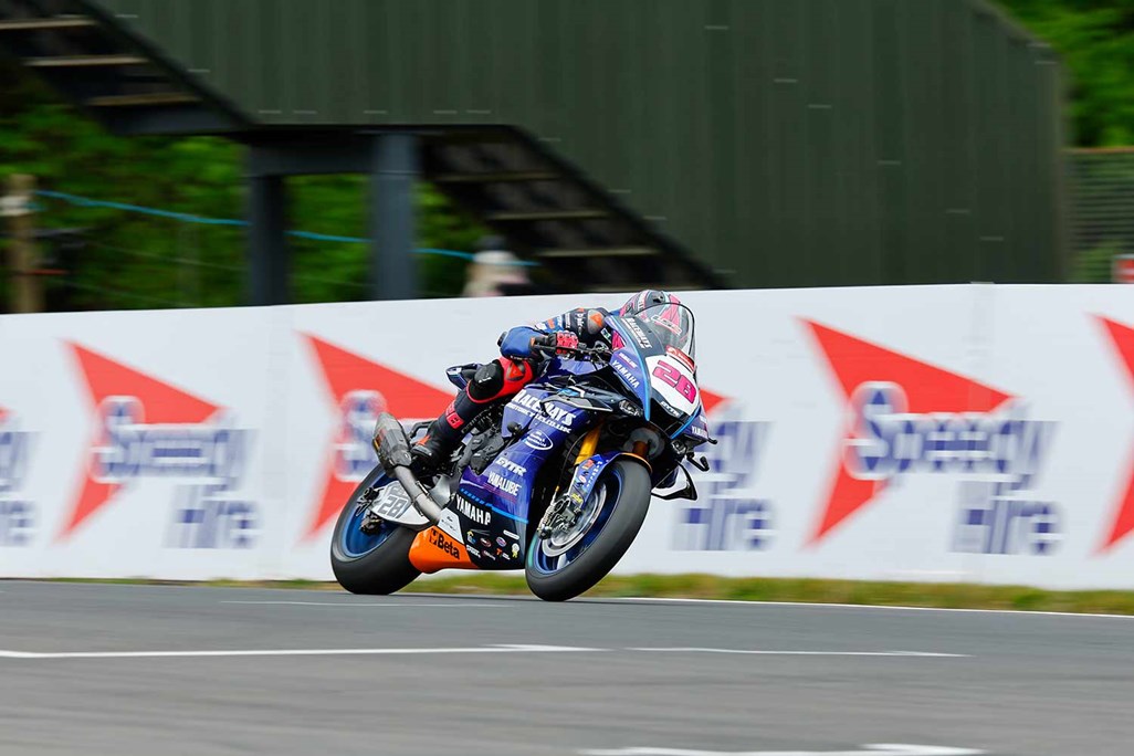 BSB Oulton Park: Bradley Ray dominates to secure victory in the opening ...