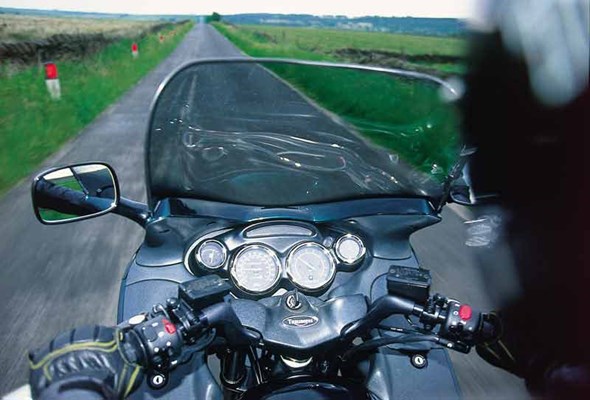 TRIUMPH TROPHY 1200 (1991-2004) Review, Specs & Prices