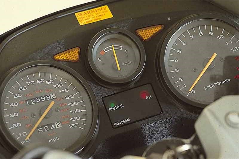 SUZUKI GSX750F (1998-2005) Review | Speed, Specs & Prices