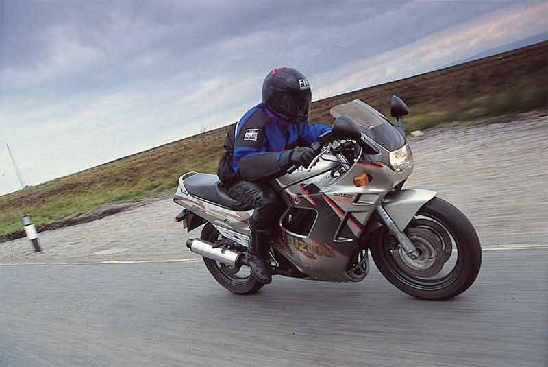 SUZUKI GSX750F (1998-2005) Review | Speed, Specs & Prices