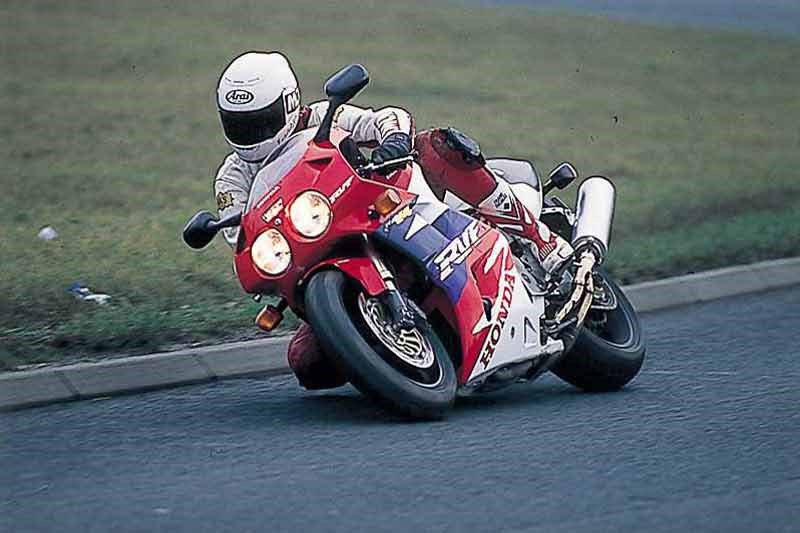 HONDA RC45 (1994-1999) Review | Speed, Specs & Prices
