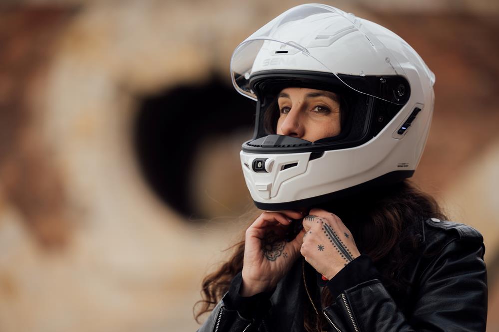 Sena Phantom helmet and 60S intercom tech explored