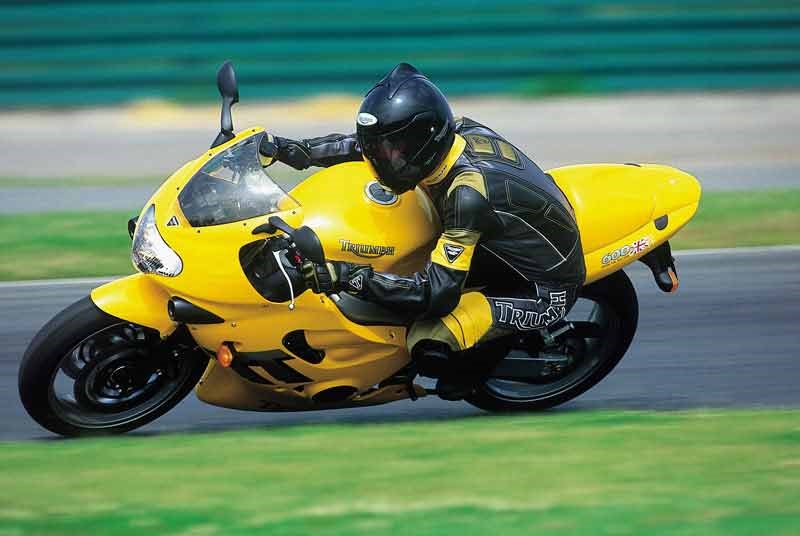 TRIUMPH TT600 (2000-2003) Review | Speed, Specs & Prices