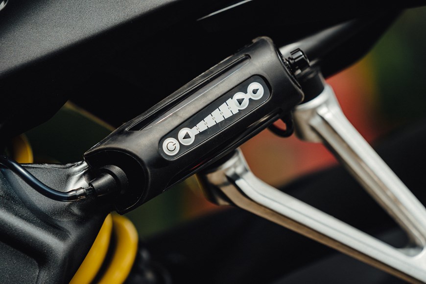How a Scottoiler can improve your biking life