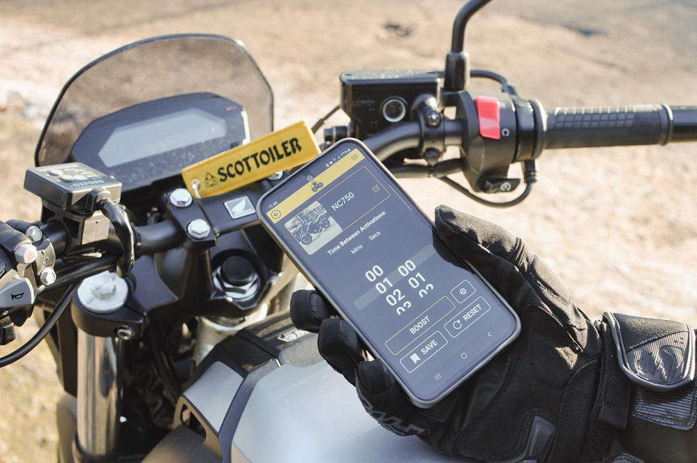 How a Scottoiler can improve your biking life