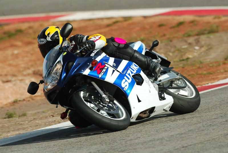 SUZUKI GSX-R600 (2001-2003) Review | Specs & Prices