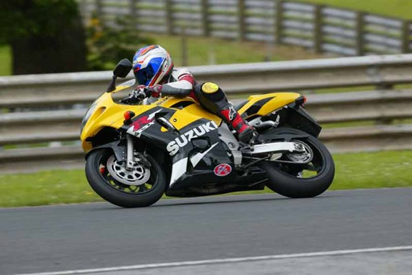 SUZUKI GSX-R600 (2001-2003) Review | Specs & Prices