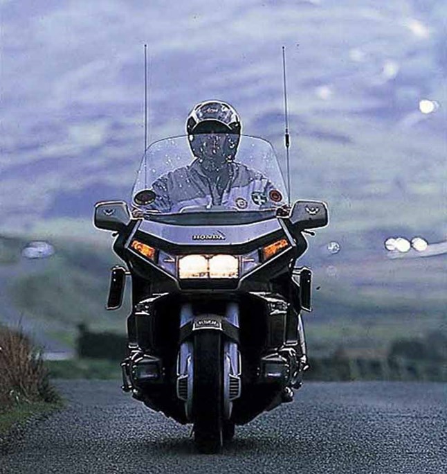 HONDA GL1500 GOLDWING (1998-2000) Motorcycle Review