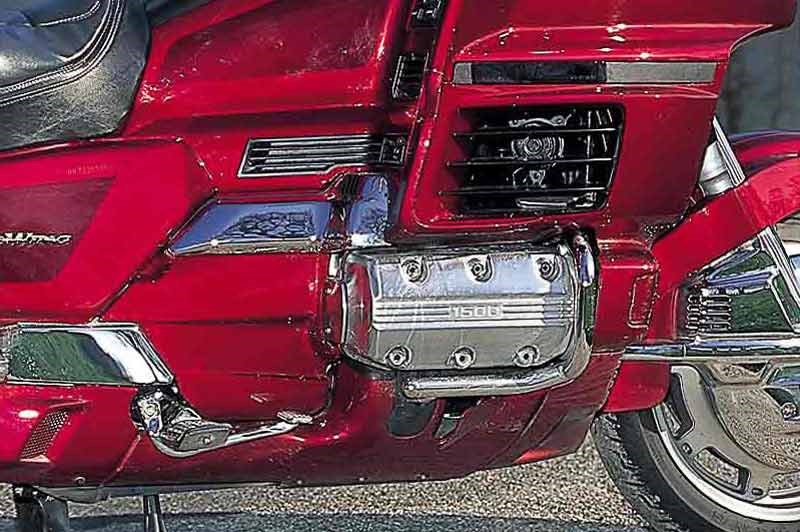 HONDA GL1500 GOLDWING (1998-2000) Motorcycle Review