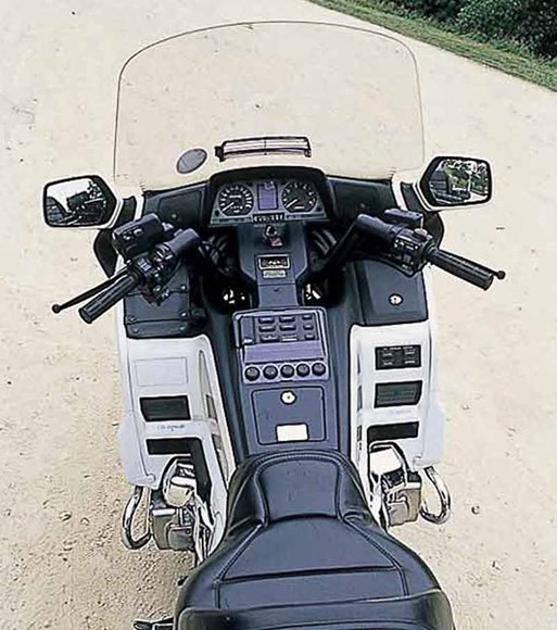 HONDA GL1500 GOLDWING (1998-2000) Motorcycle Review