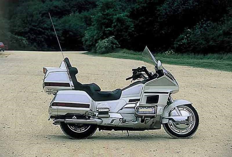 HONDA GL1500 GOLDWING (1998-2000) Motorcycle Review