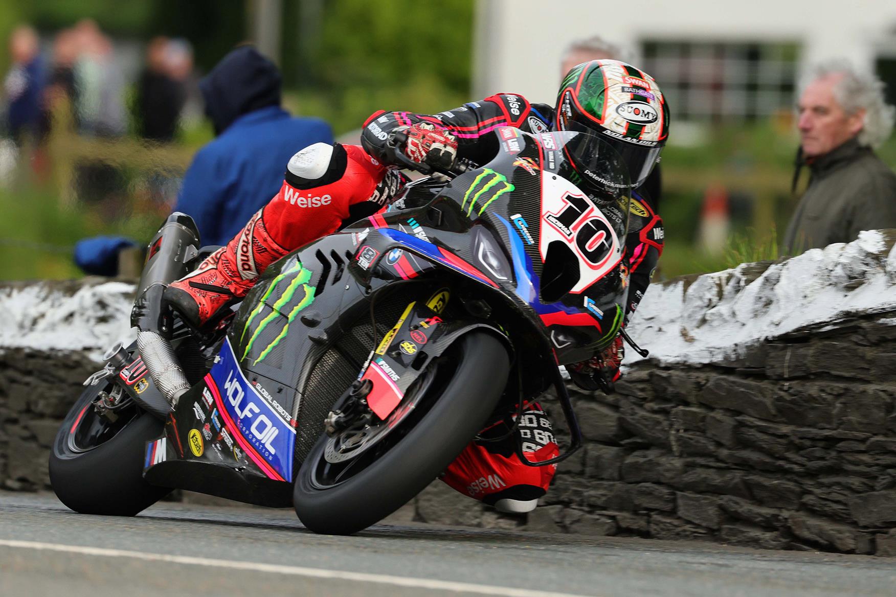 Peter Hickman hurt in red flagged third TT qualifying