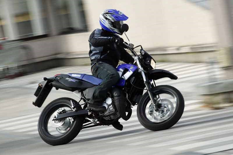 2004 Yamaha DT 125 X review | 2-stroke fun for the road