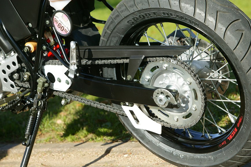 2004 Yamaha DT 125 X review | 2-stroke fun for the road