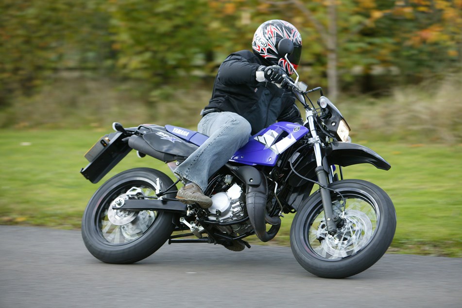 2004 Yamaha DT 125 X review | 2-stroke fun for the road