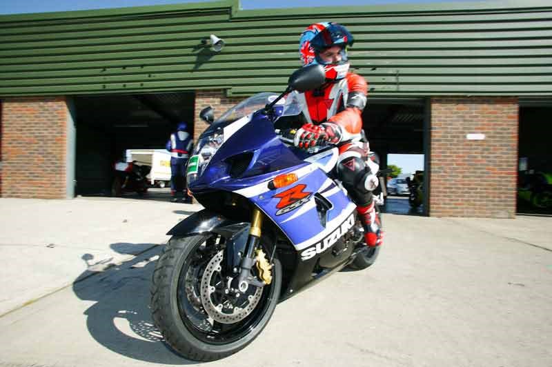 SUZUKI GSX-R1000 (2003-2004) Review | Specs & Prices