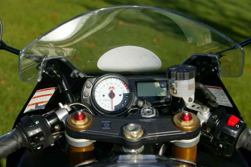 SUZUKI GSX-R1000 (2003-2004) Review | Specs & Prices