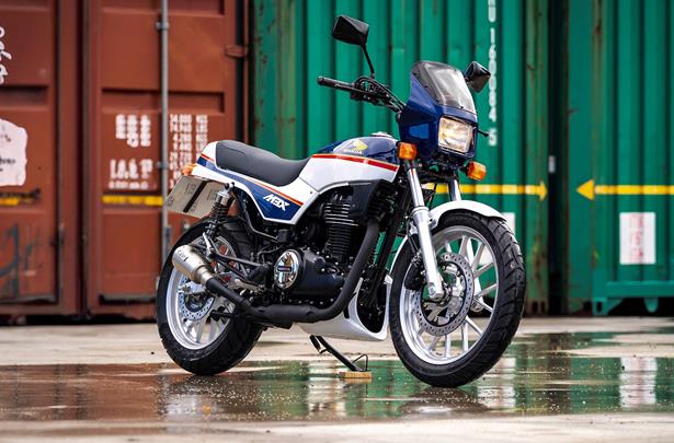 Honda GB350S custom competition set for Wheels and Waves