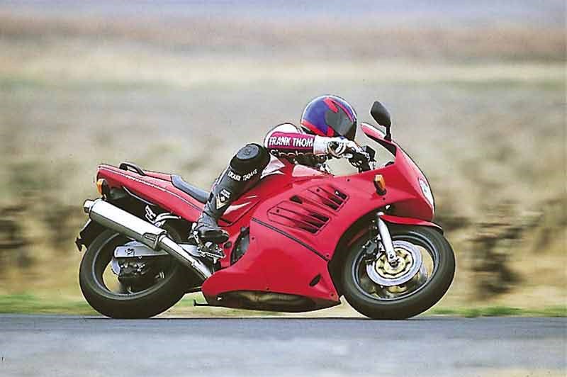 SUZUKI RF600 (1993-1997) Review | Speed, Specs & Prices
