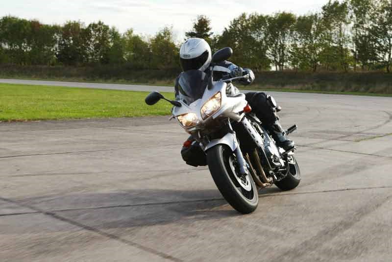 YAMAHA FZS1000 FAZER (2000-2005) Review, Specs & Prices