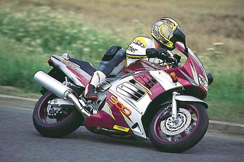 SUZUKI RF900 (1995-1999) Review | Speed, Specs & Prices