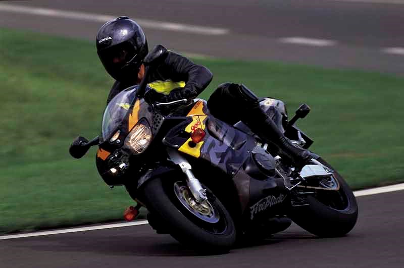 HONDA CBR900RR FIREBLADE (1992-1999) Motorcycle Review